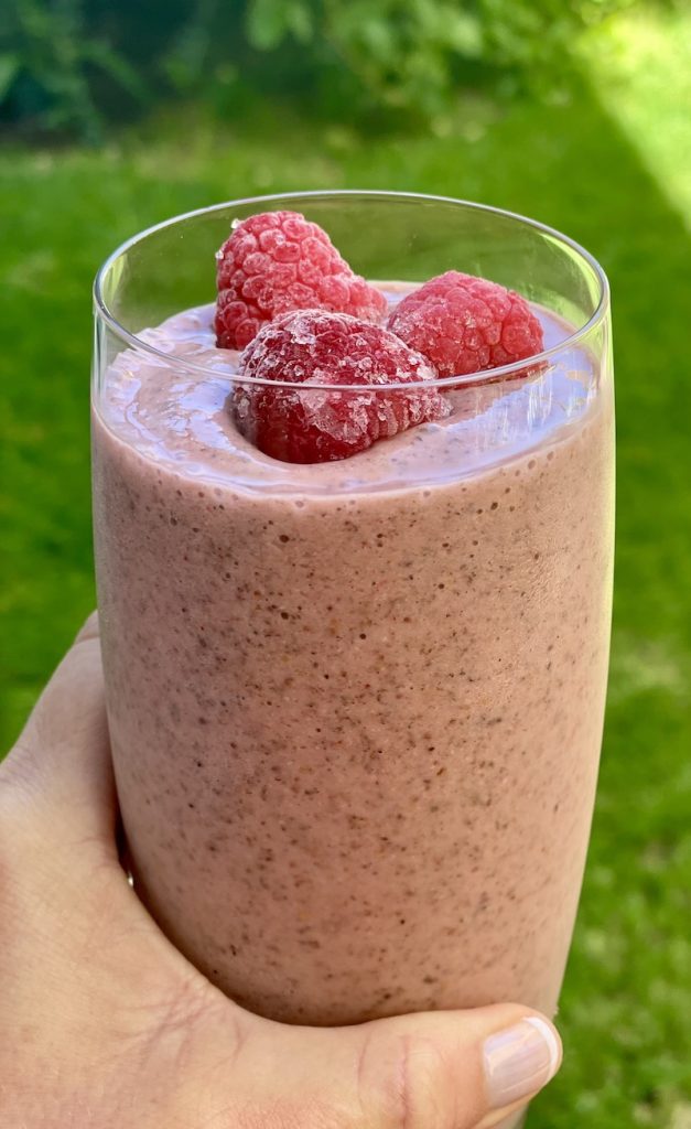 Frozen Raspberry Smoothie - Recipes by Fresh Kitchen | Food Recipes ...
